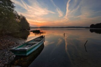 Lake Turnover: What Is It and Why Does It Happen? | NatureNibble